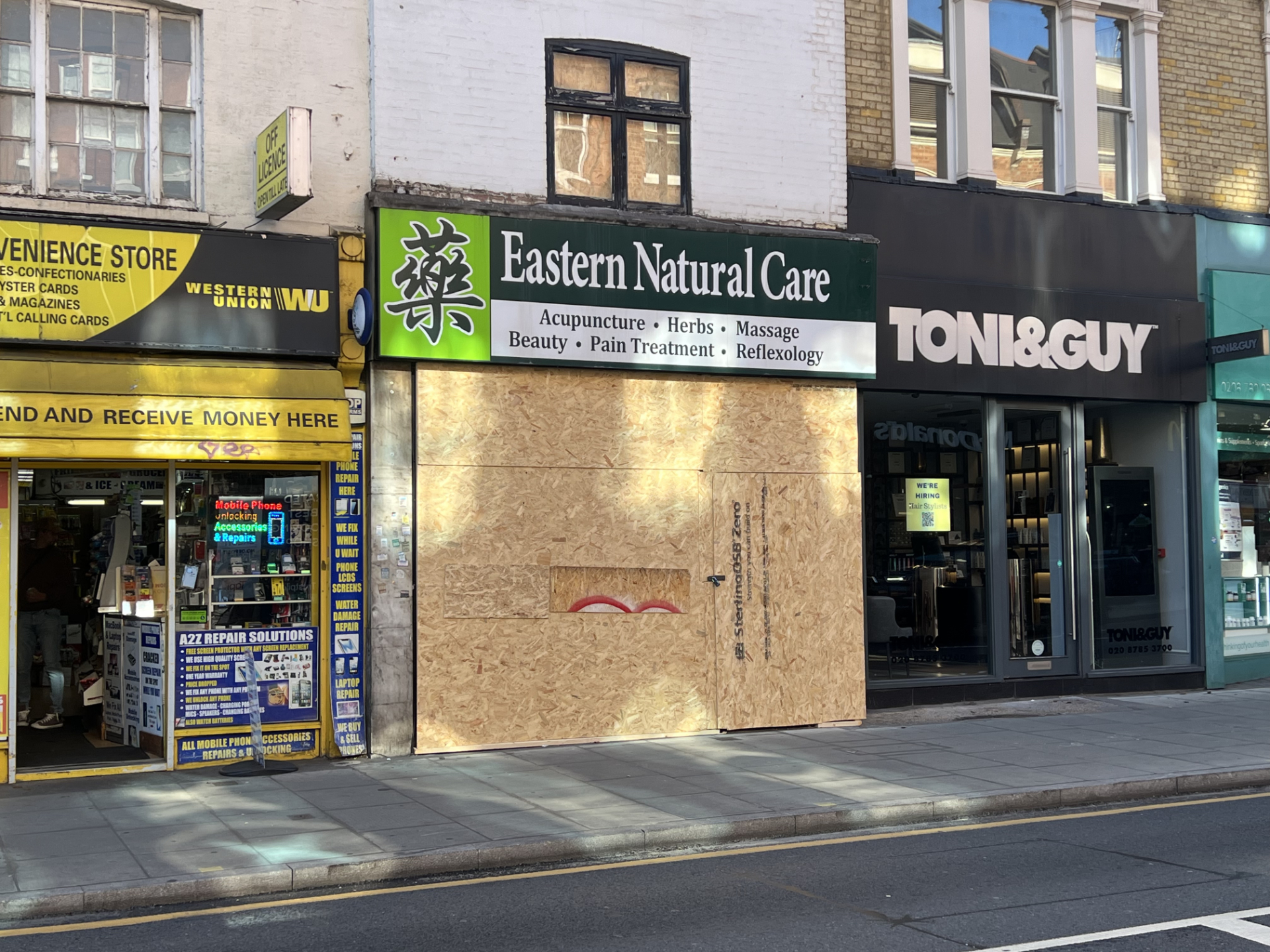 Mixed fortunes on Putney High Street as new openings counter squatter ...