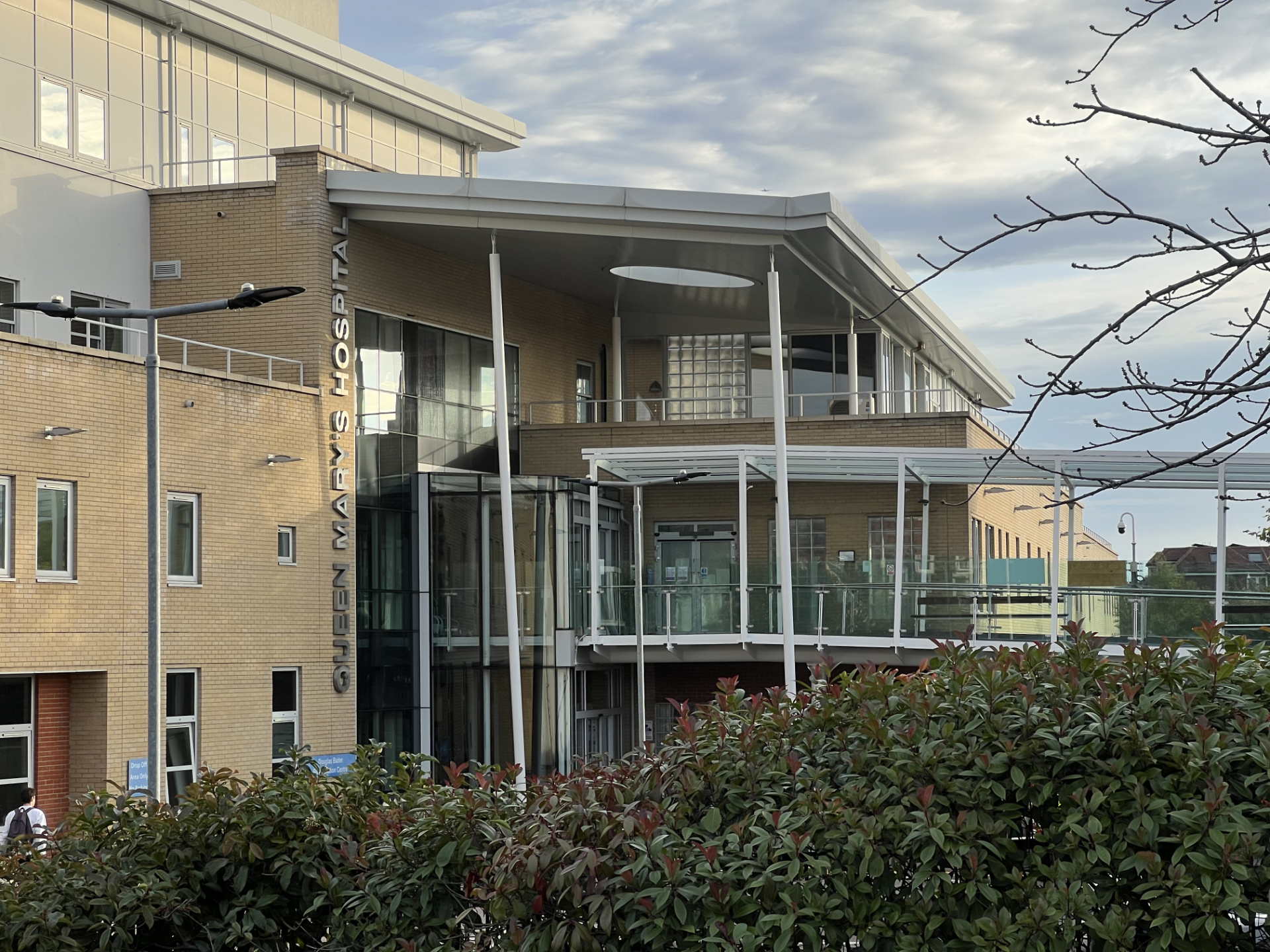 New boss of Putney’s hospital group starts with visit to Queen Mary’s ...