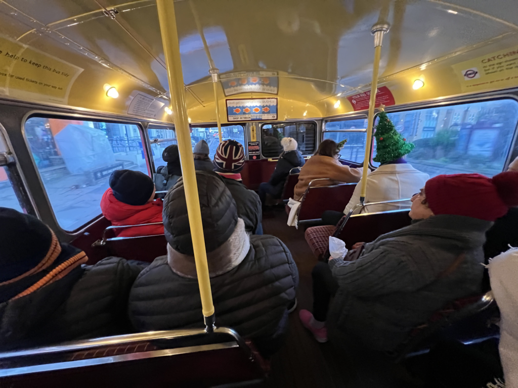 Vintage buses bring festive cheer to Putney on Christmas Day - Putney.news