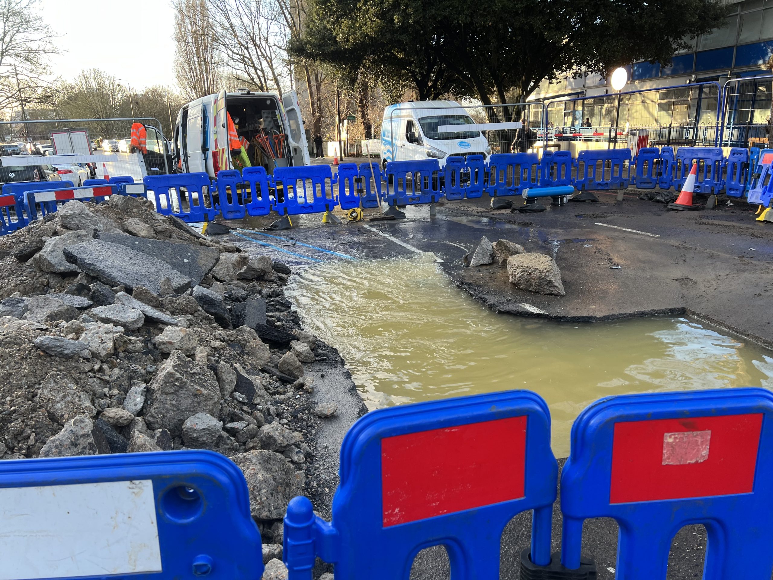 Gridlock! Burst water main and gas works combine to grind Putney to a ...