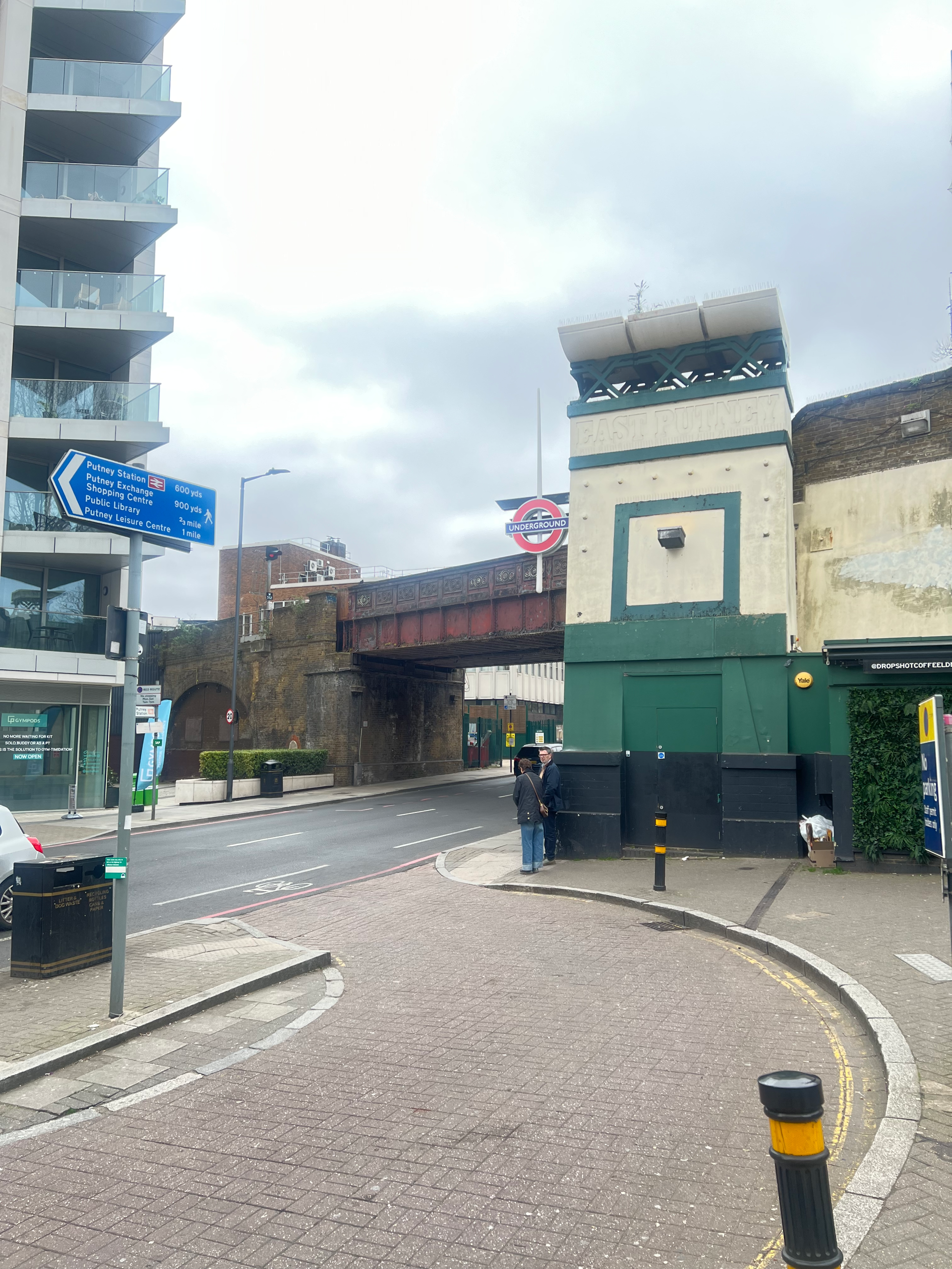 Easter weekend: no trains on Sunday, a closed bridge, and 200,000 ...