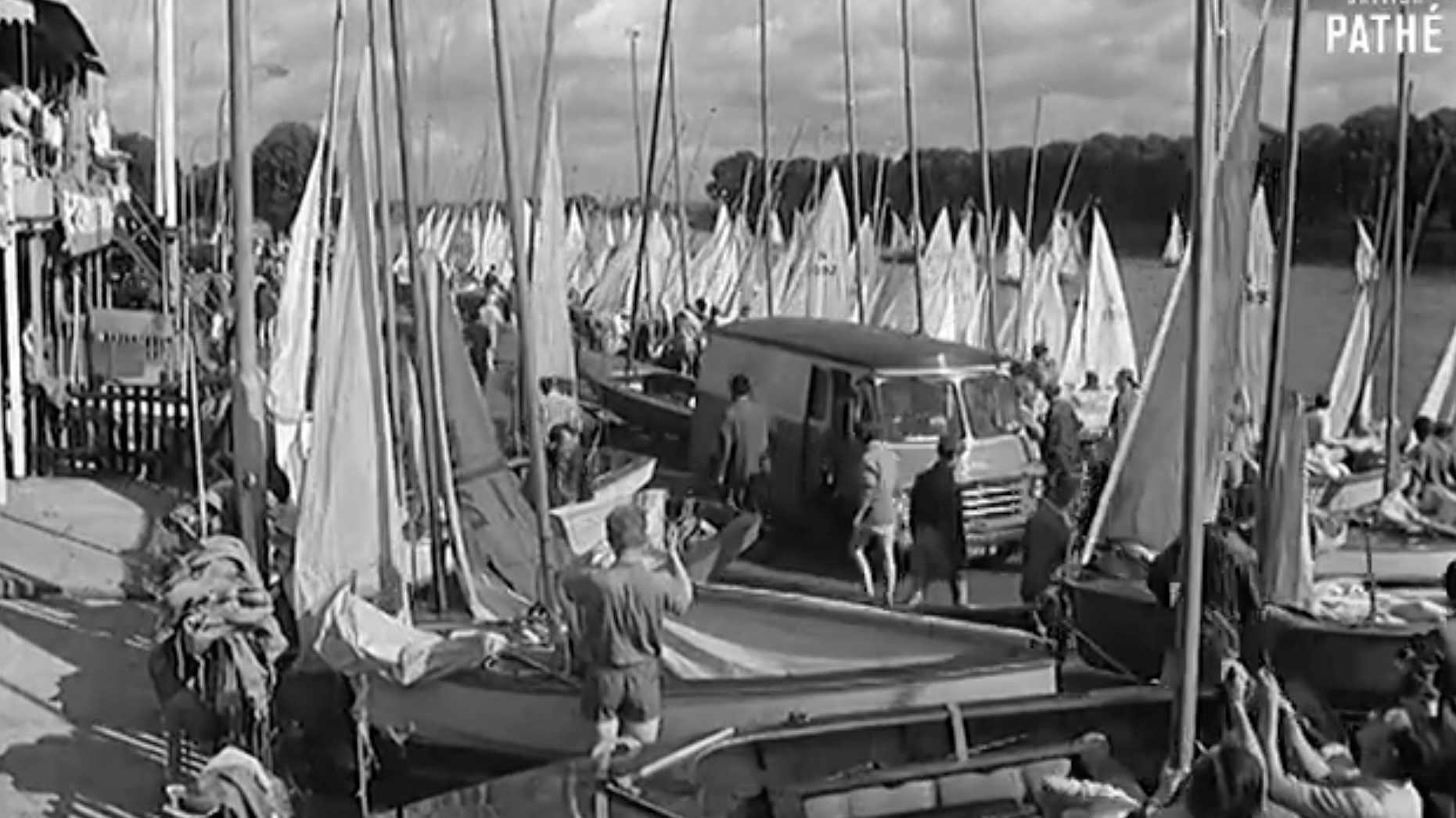 Big Ben and Back: Putney’s dinghy race returns after nearly half a ...
